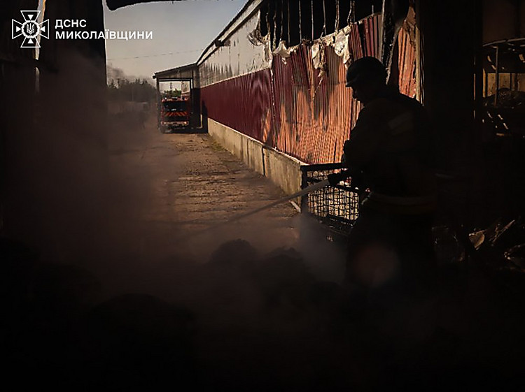 Рф утром ударила ракетами и «шахедами по сельхозпредприятию в пригороде Николаева возник пожар