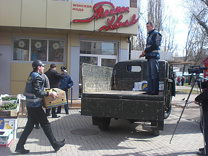 Рейд по местам стихийной торговли в Николаеве: на Площади Победы ...