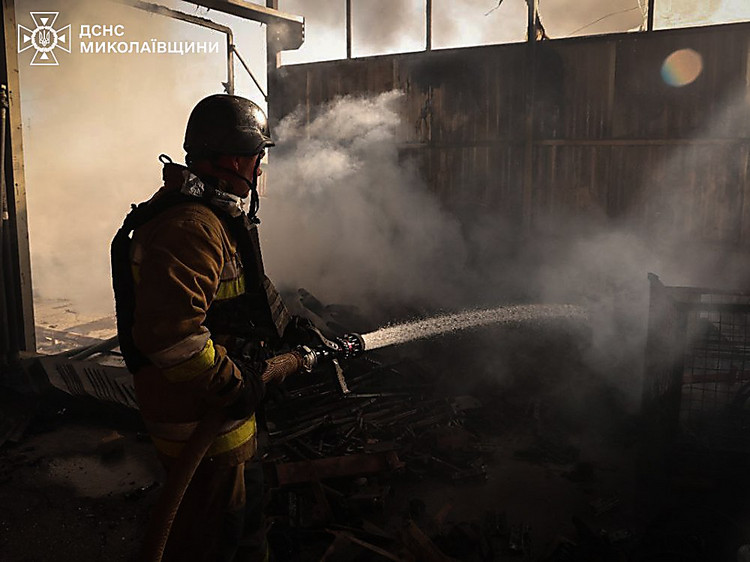 Рф утром ударила ракетами и «шахедами по сельхозпредприятию в пригороде Николаева возник пожар