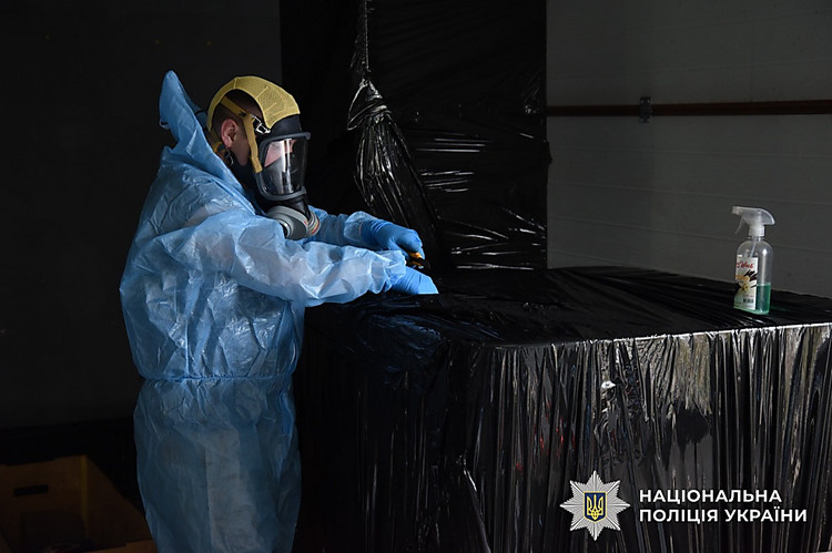 Нацполиция ликвидировала всеукраинскую сеть торговли наркотиками обыски проводили и на