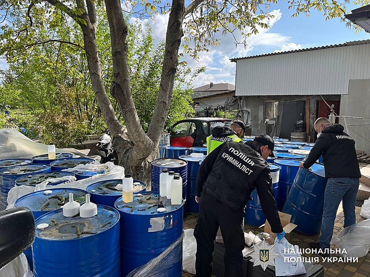 Нацполиция ликвидировала всеукраинскую сеть торговли наркотиками обыски проводили и на
